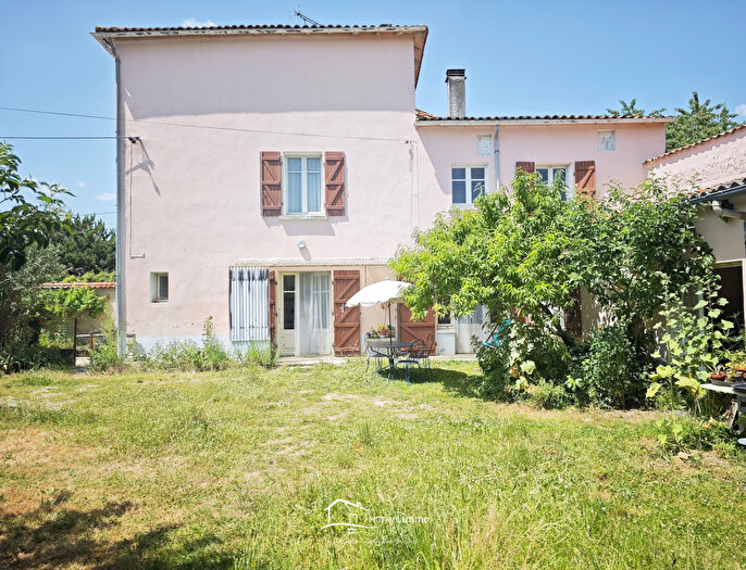 Maison 5 pièces à Chef-Boutonne, à vendre