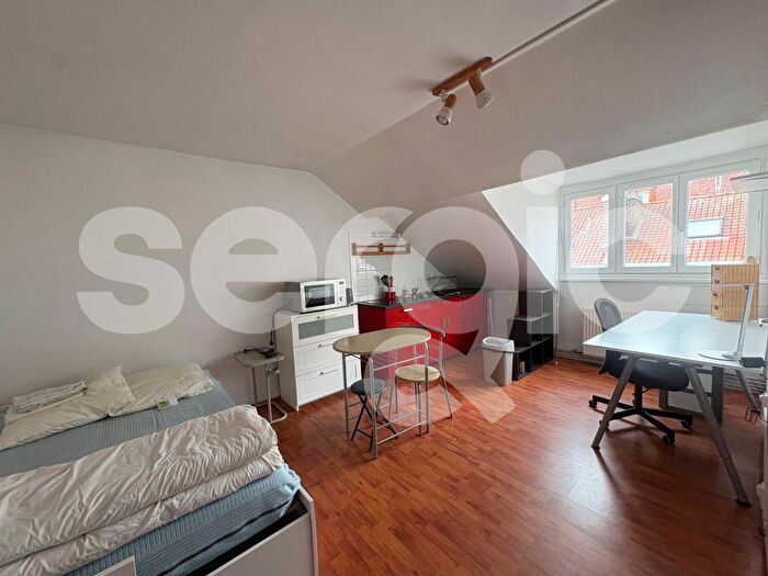 Appartement à louer - Lille, Centre-ville, Euralille - 1 pièce