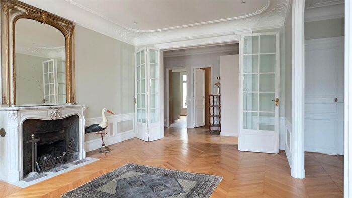 Appartement à vendre - Neuilly-sur-Seine, Charles Laffitte - 4 pièces - 2 chambres
