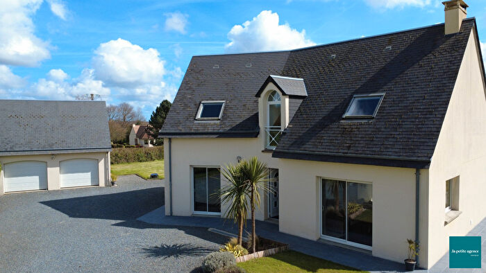 Maison à vendre - Sottevast - 6 pièces - 5 chambres