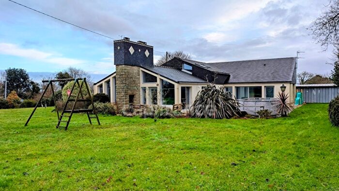 Maison à vendre - Kersaint-Plabennec - 6 pièces - 4 chambres