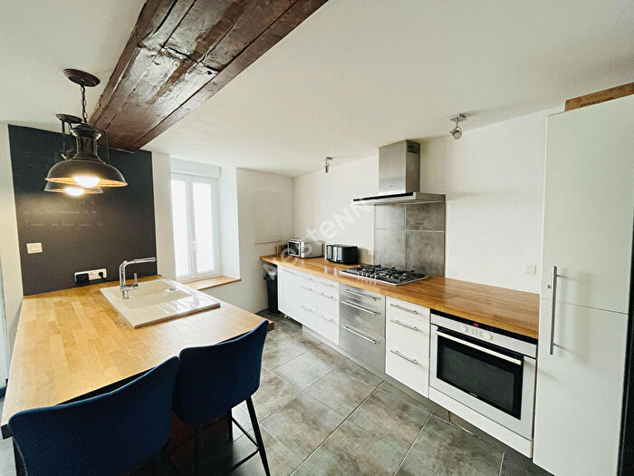 Saint-Léger-des-Bois : Maison 3 pièces à vendre