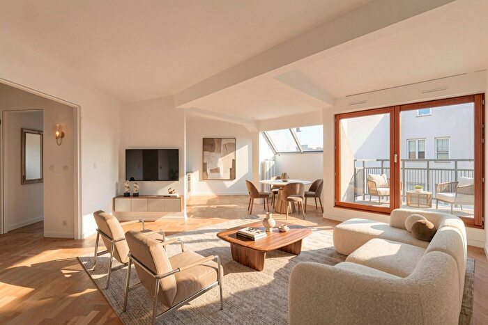 Appartement à vendre - Paris e , Bel-Air, Sud - 5 pièces - 3 chambres