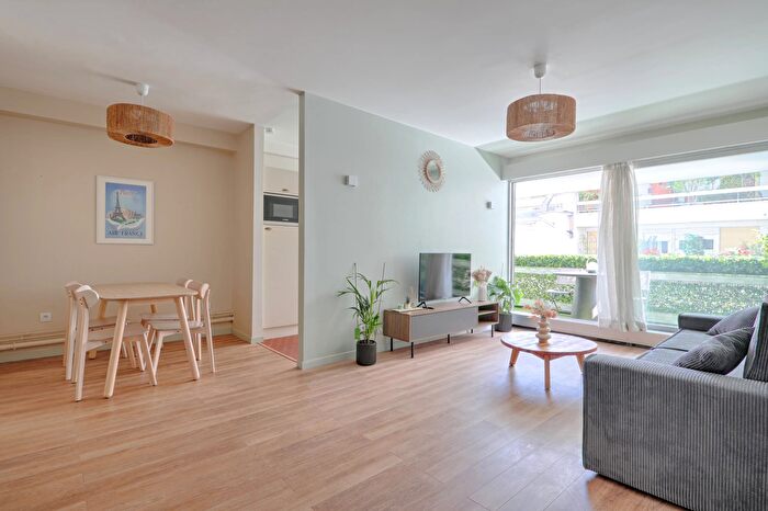 Paris 7ème, Champ de Mars : Appartement 2 pièces à vendre