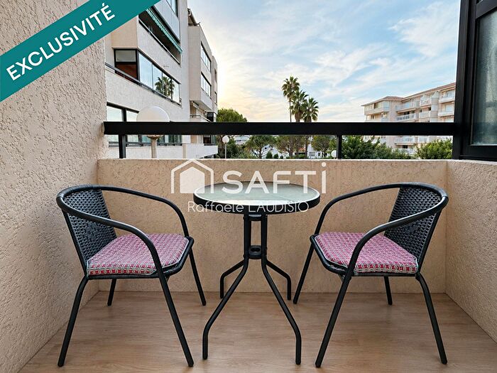 Saint-Raphaël, Centre-ville - Appartement 1 pièce à vendre