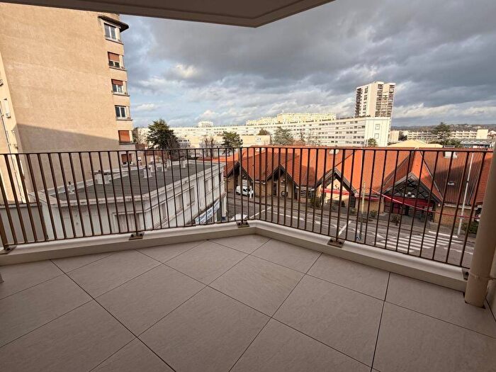 Appartement 3 pièces à Le Centre-Centre Ville, Roanne, à louer