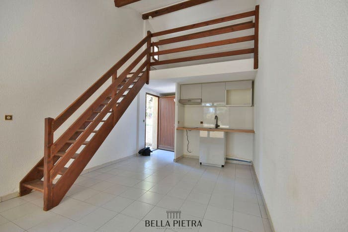Centre Ville, Castries - Appartement 1 pièce à louer