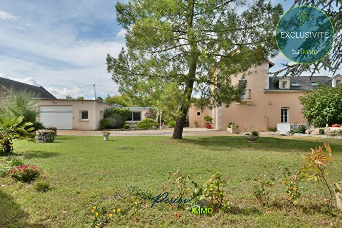 Maison à vendre - Doué-la-Fontaine - 8 pièces - 5 chambres