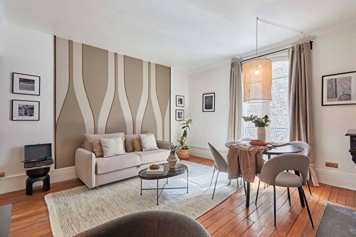 Appartement à louer - Hoche-Friedland, Paris ème arrondissement - 1 pièce