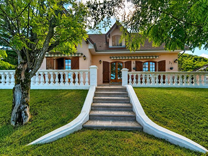 Maison 5 pièces à vendre à Saint-Savin
