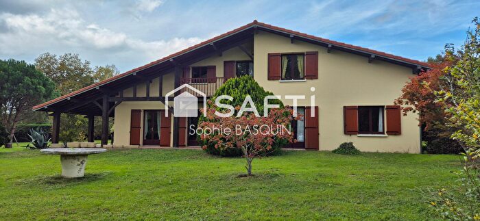 Maison à vendre - Saint-Étienne-dOrthe - 8 pièces - 5 chambres