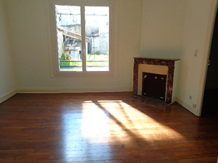 Appartement à louer - Brive-la-Gaillarde, Centre-ville, Pont Cardinal, Champanatier - 2 pièces - 1 chambre