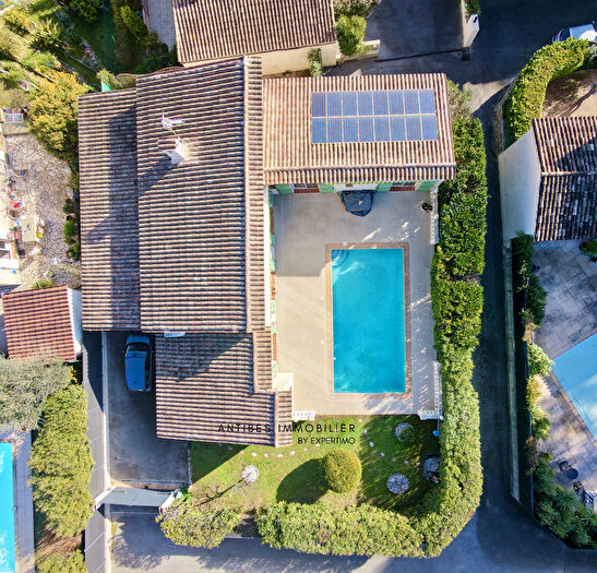 Maison à vendre - Mougins - 7 pièces - 4 chambres