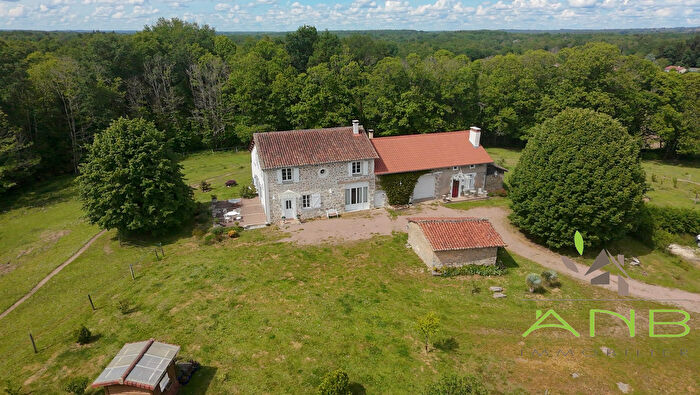 Maison 11 pièces à vendre - Piégut-Pluviers