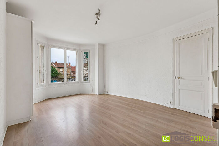 Appartement 4 pièces à Bourg-la-Reine, République, à vendre