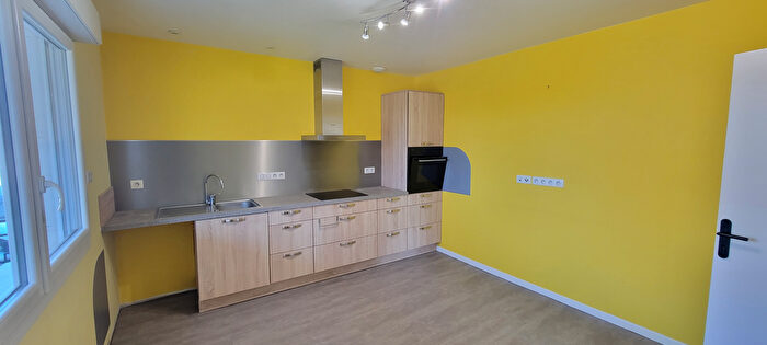 Maison à louer - Albussac - 5 pièces - 3 chambres