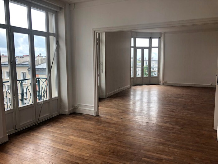 Appartement à louer - Brest, Centre-ville, Port - 5 pièces - 3 chambres