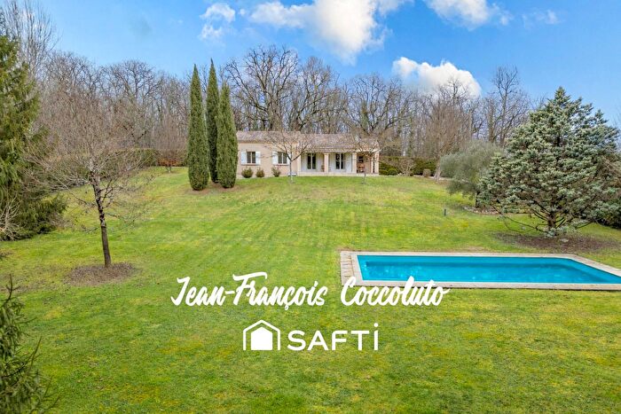 Maison à vendre - Hautefage-la-Tour - 5 pièces - 3 chambres