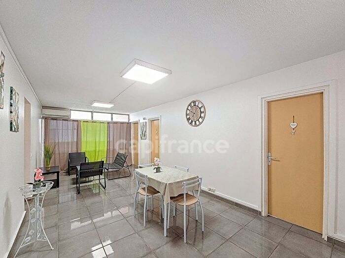 Appartement à vendre - Pointe-à-Pitre - 5 pièces - 4 chambres