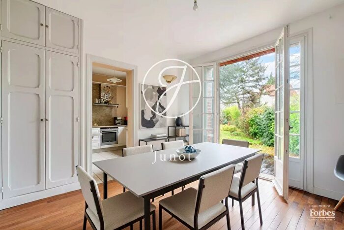 Maison 6 pièces à Le Vésinet, République, à vendre