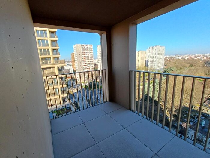 Appartement à louer - Bobigny, Centre-ville - 3 pièces - 2 chambres