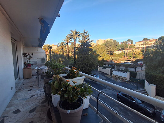 Appartement à vendre - Antibes, Antibes-les-Pins, Trianon, Le Fournel, Peyregoue - 3 pièces - 2 chambres