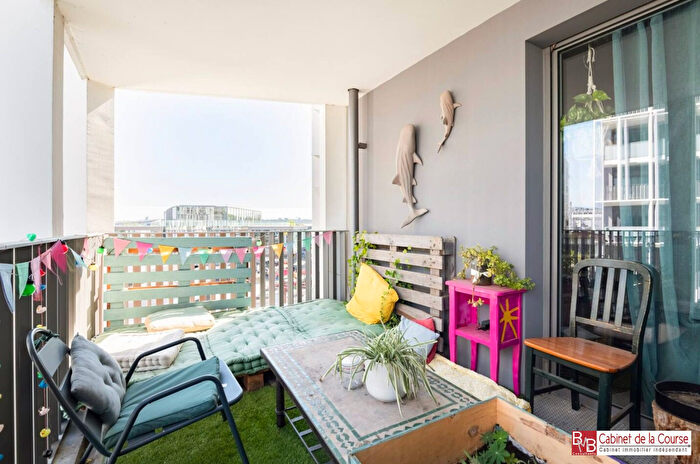 Appartement à louer - Bordeaux - 3 pièces - 2 chambres