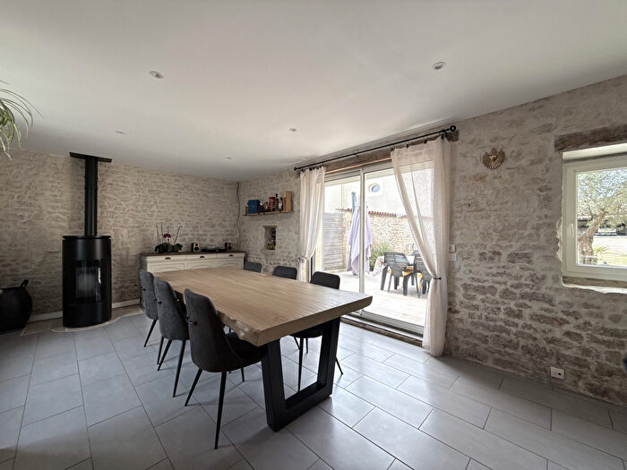 Maison 4 pièces à Salles-sur-Mer, à vendre