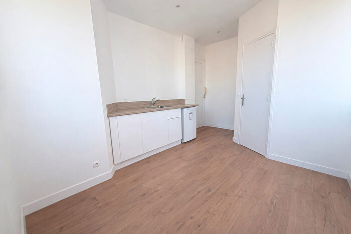 Paris 18ème, Barbès, Château Rouge : Appartement 1 pièce à vendre
