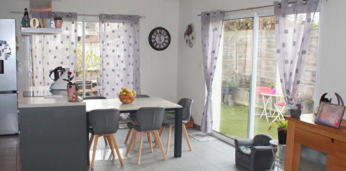 Maison à vendre - Viriat - 5 pièces - 3 chambres