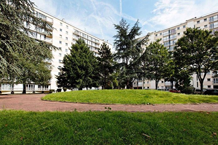 Appartement à louer - Chatillon-Montrouge - 3 pièces - 2 chambres