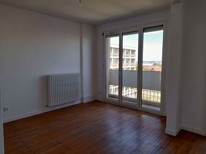 Appartement à louer - La Pagère-Bron Église-Le Terraillon-Saint Jean - 3 pièces - 2 chambres