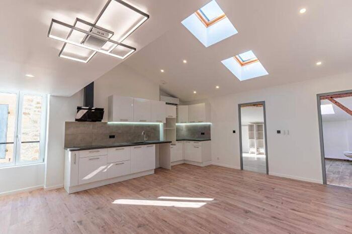 Appartement à louer - Caudrot - 4 pièces - 3 chambres