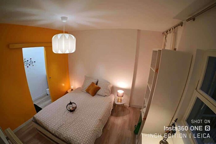 École Joseph Bara-Groupe scolaire Carnot-Hôtel de Ville, Agen : Appartement 1 pièce à louer