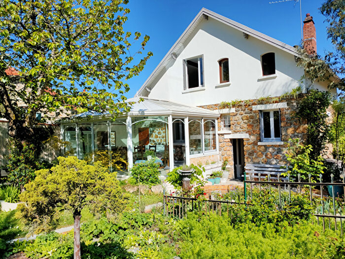 Maison à vendre - Saint-Rémy-lès-Chevreuse - 5 pièces - 3 chambres