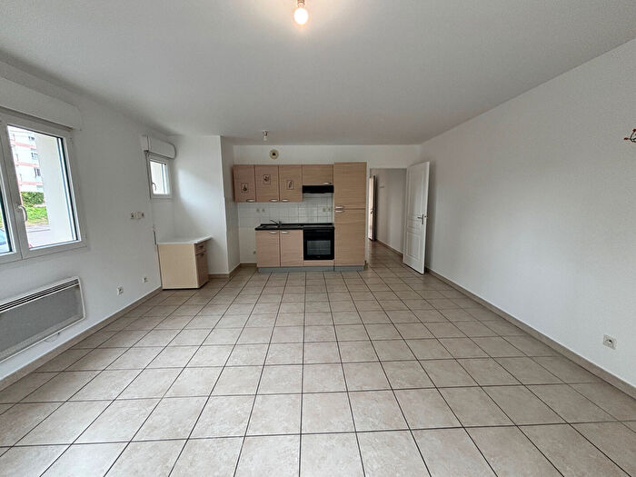 La Chapelle-Saint-Luc, Chantereigne, Montvilliers : Appartement 2 pièces à vendre