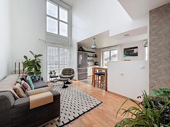Montigny-le-Bretonneux, Le Village : Appartement 5 pièces à vendre