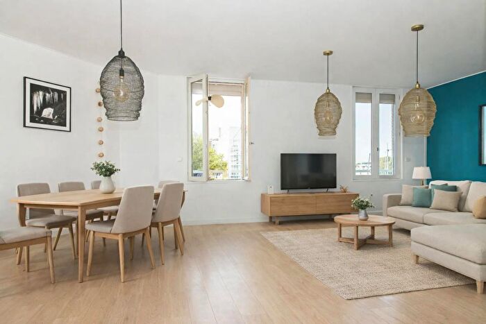 Appartement à vendre - La Rochelle, Centre-ville, Vieux-port, Marché - 3 pièces - 2 chambres