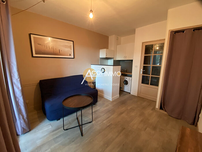 Sanary-sur-Mer, La Cride, Beau Cours - Appartement 1 pièce à louer