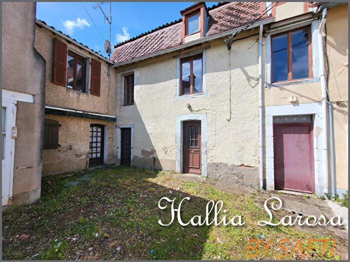 Maison à vendre - Montmorillon - 5 pièces - 3 chambres