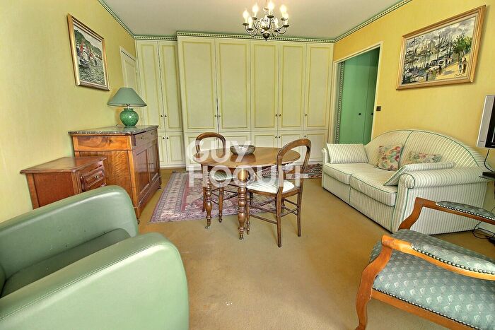 Rueil-Malmaison, Mont Valerien : Appartement 2 pièces à vendre