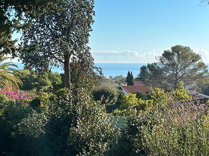 Maison à vendre - Fréjus, Saint-Aygulf - 9 pièces - 6 chambres