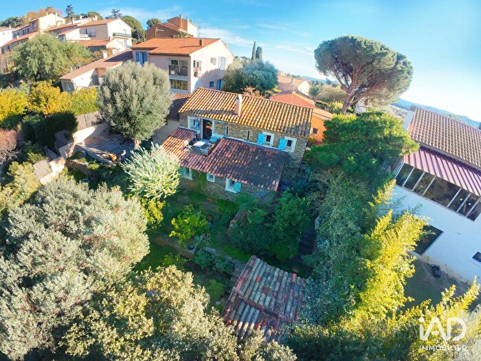 Maison à vendre - Bormes-les-Mimosas, Centre-ville, Le Pin - 5 pièces - 4 chambres