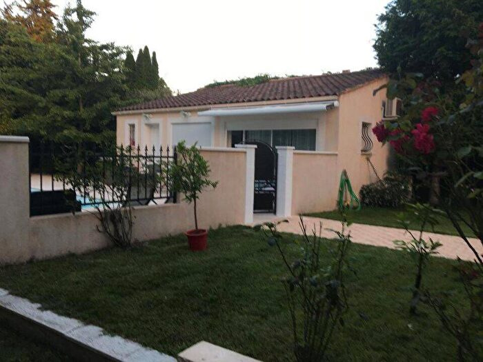 Appartement à louer - Fontcouverte, Avignon - 1 pièce