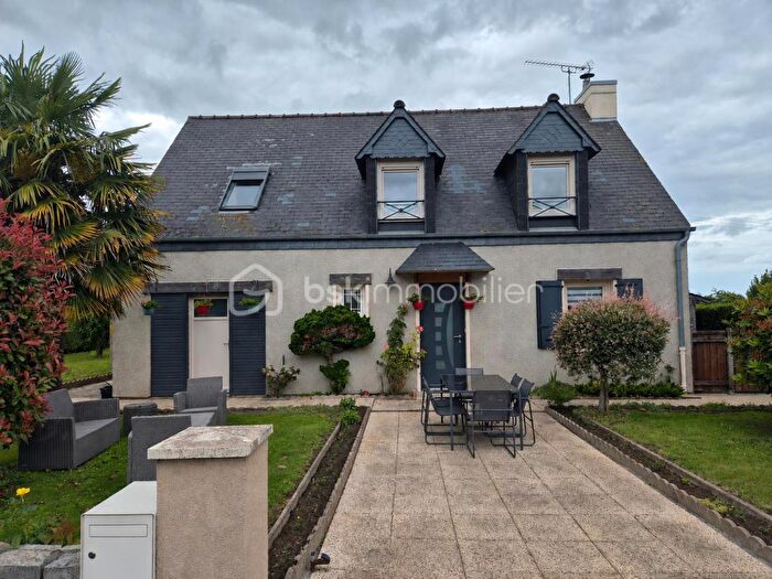 Maison 5 pièces à Saint-Marcan, à vendre
