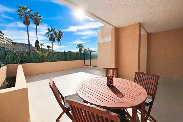 Appartement à vendre - Le Cannet - 4 pièces - 3 chambres