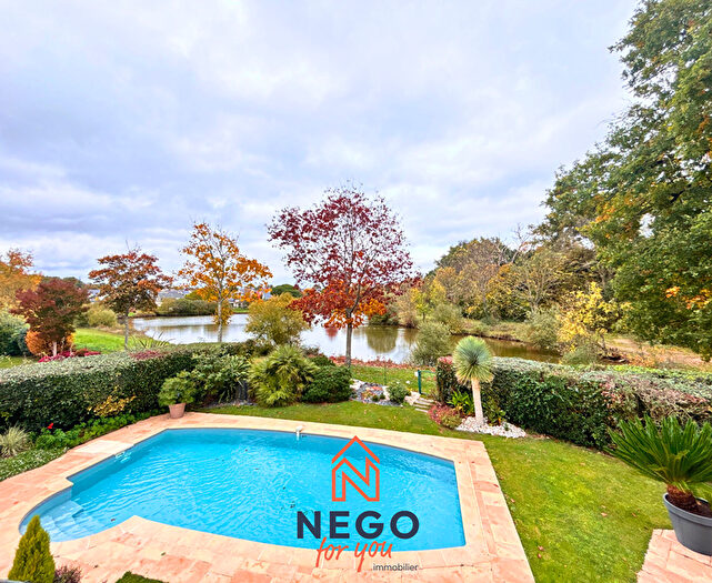 Maison à vendre - Avrillé, Adézière, Etang, Bosquets, Croix-Cadeau, Fléchet - 7 pièces - 5 chambres