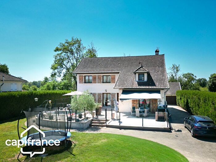 Maison 8 pièces à Le Bouchage, à vendre
