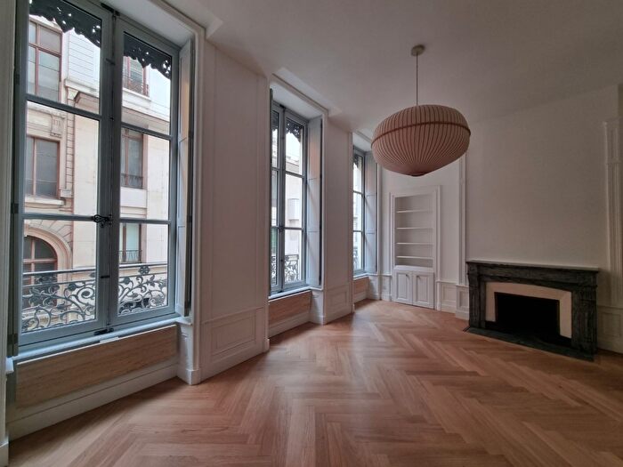 Appartement à louer - Lyon e , Cordeliers Bellecour - 3 pièces - 2 chambres