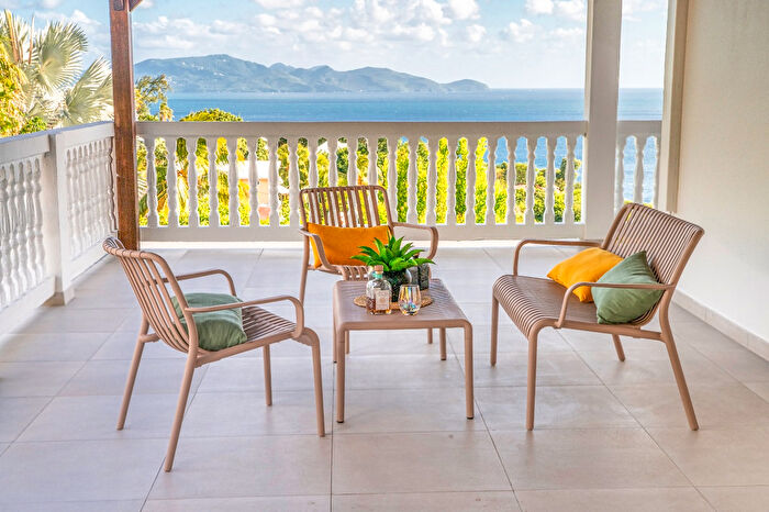 Appartement à louer - Case-Pilote - 4 pièces - 3 chambres